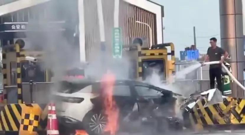 Spontaneous combustion of new energy vehicles: No time for people to ...
