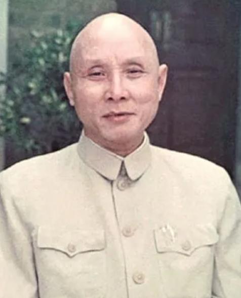 In 1954, Deng Zihui brought his lost and found son to Lin Boqu's house ...
