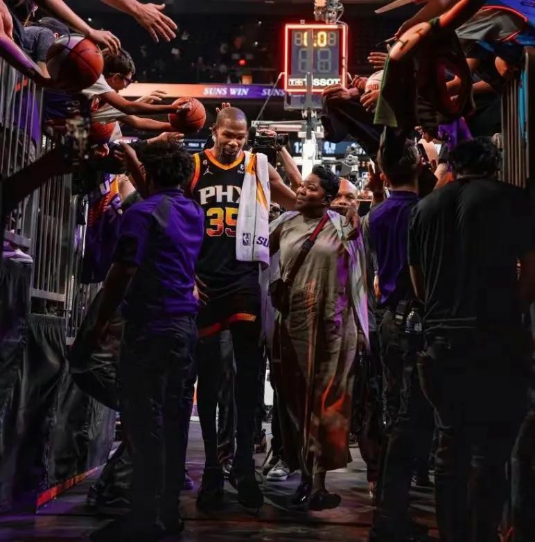 Weak chickens in the small ball era?? - iMedia