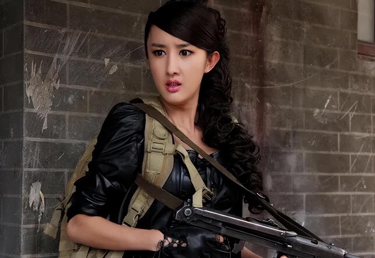 Put on heavy makeup, so don't act awkwardly as a secret agent! These 4 ...