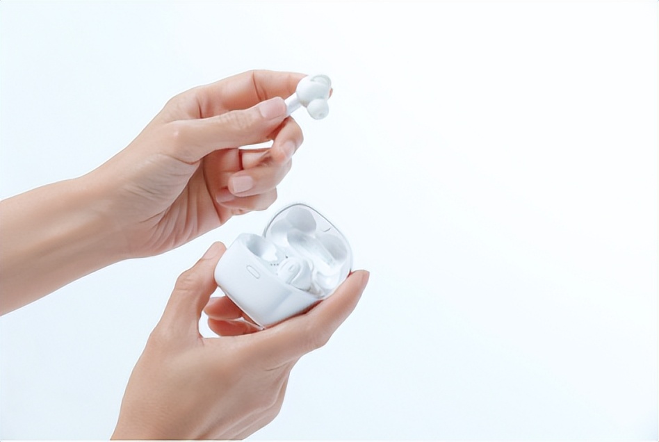 Xunfei Smart Hearing Aid Home Experiment Short Film Online, Empathy - iNEWS