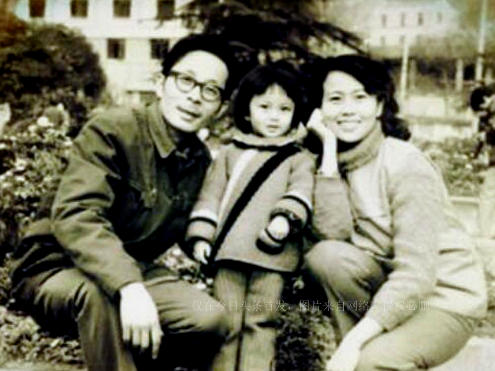She confessed her love to "old bacon" Liu Wei, and Lian Yi left the ...