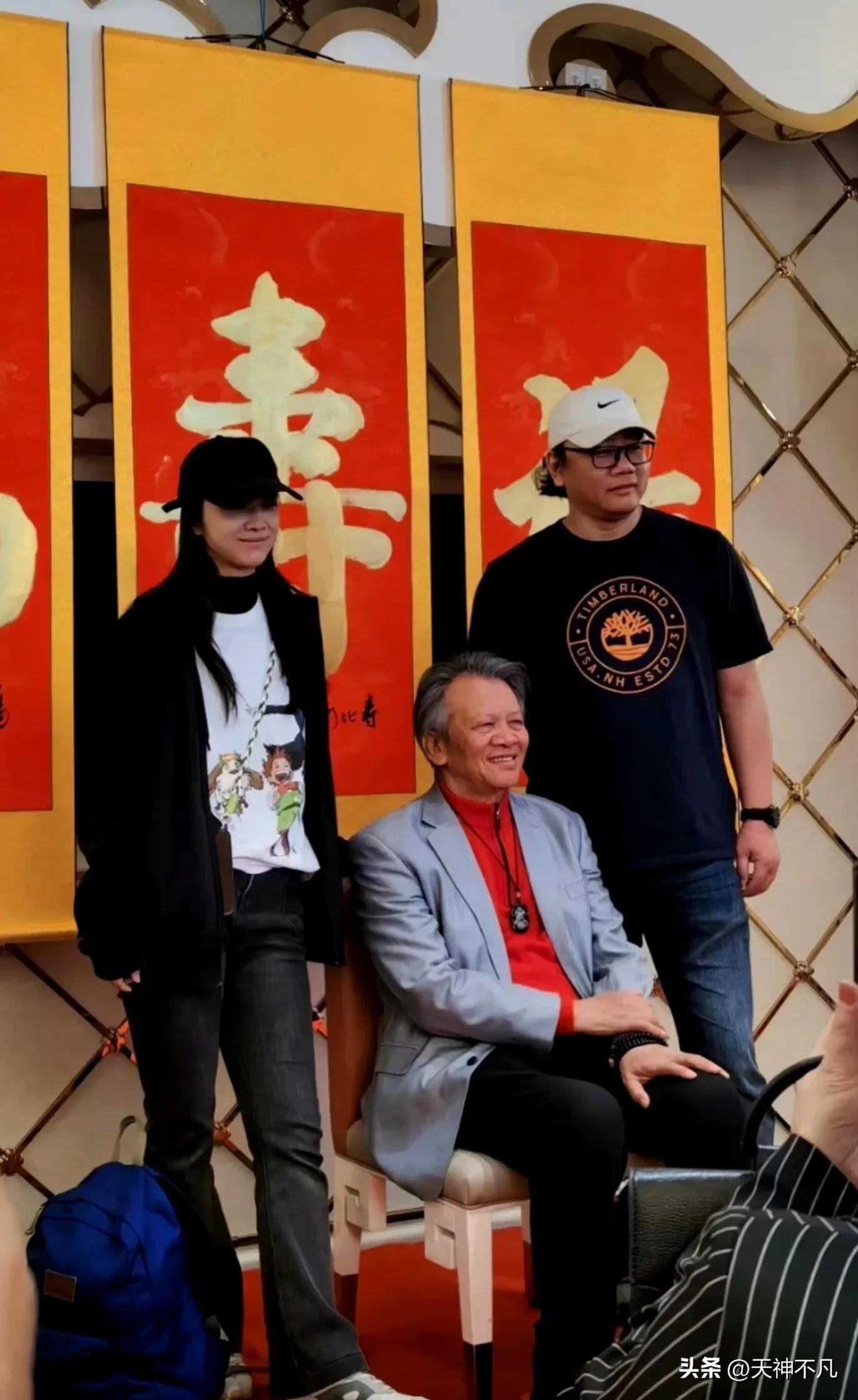 Tang Wei's father celebrated his 80th birthday, but her mother did not ...
