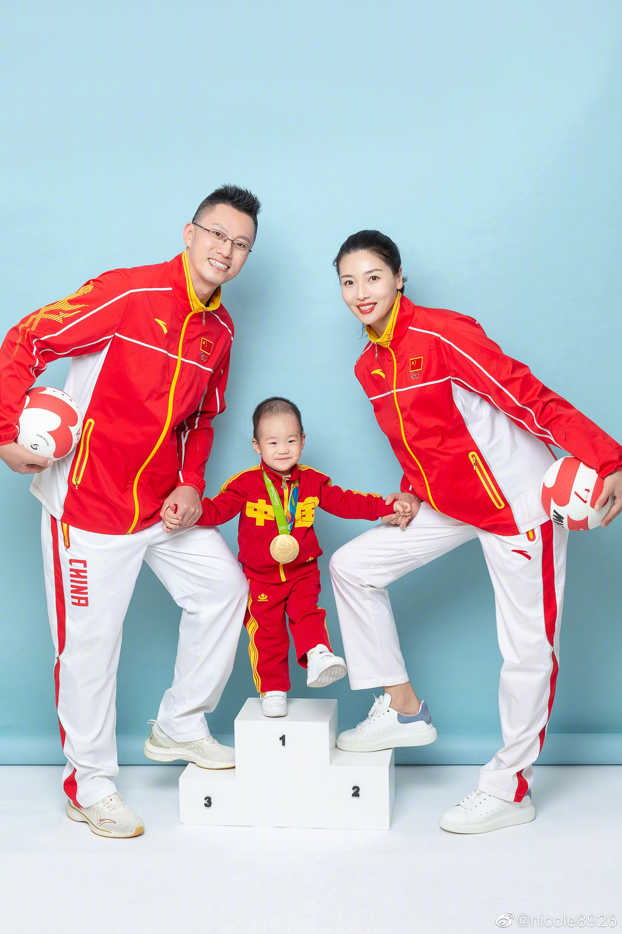 Wei Qiuyue has a family portrait of 3 members!Her husband was praised ...