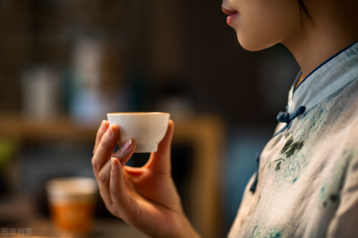 Talk: Wei Xiaobao and his seven wives - iNEWS