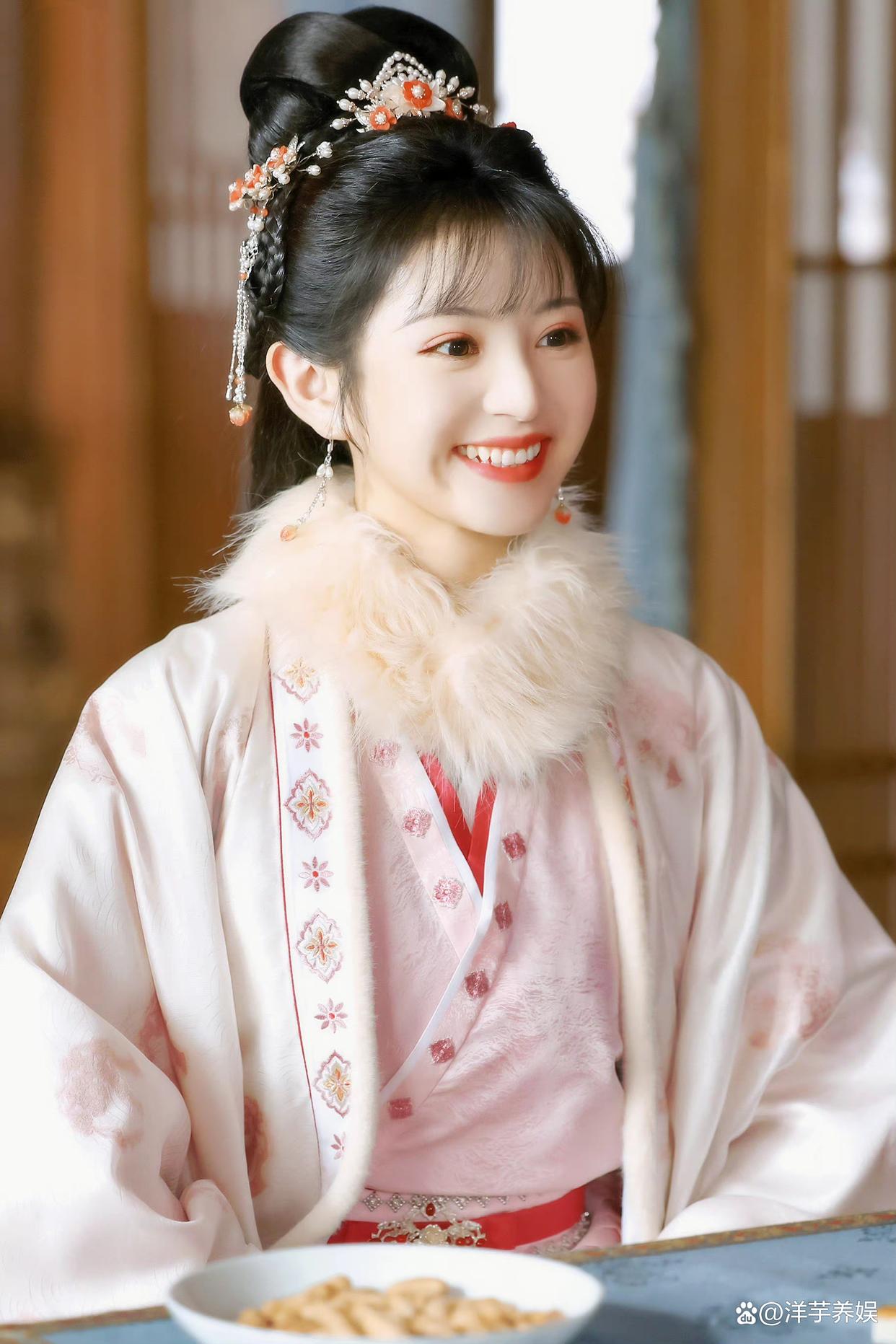 The comparison of the life photos of the heroine Tian Xiwei in ...