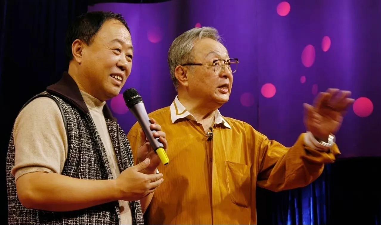 The 66-year-old cross talk master Li Jianhua passed away. He played the ...