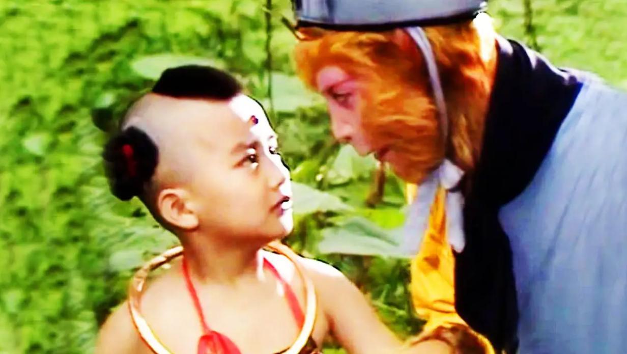 The red boy outside Journey to the West lives a wonderful life like ...