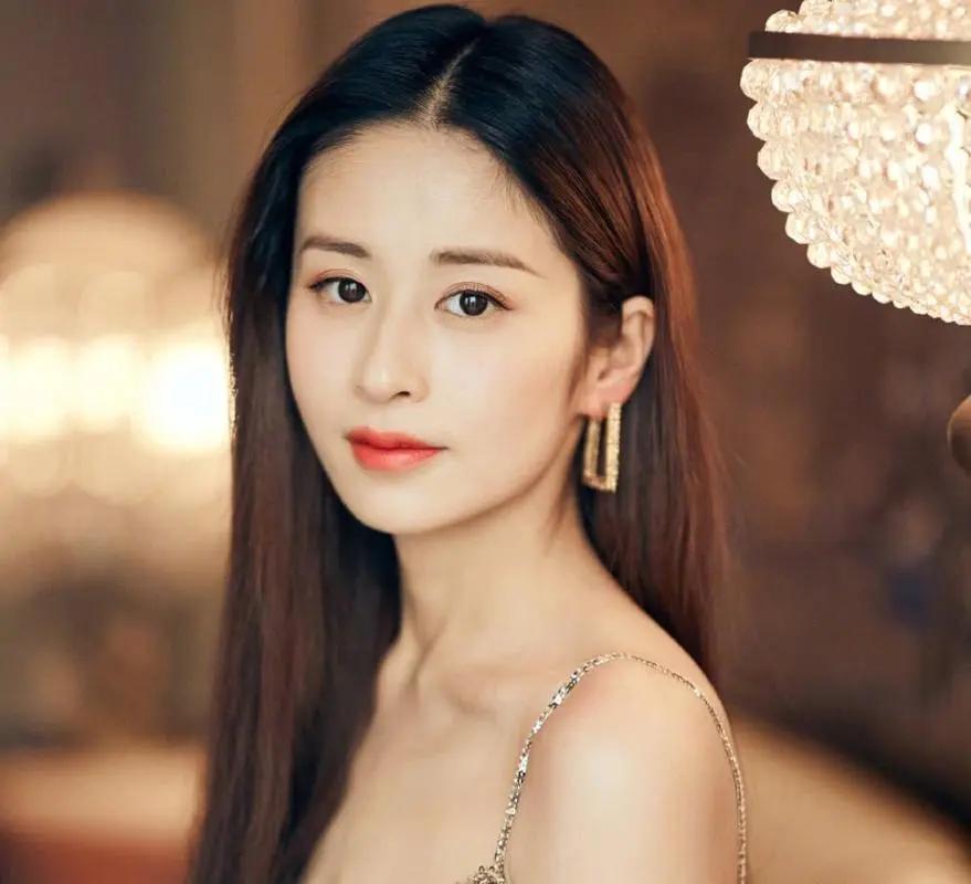 She broke up with Yang Mi and was involved in meddling scandals many ...