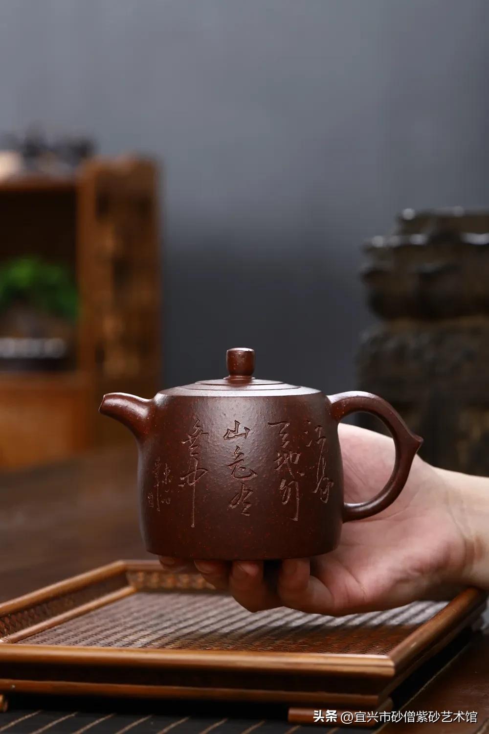 Jing Lan, researcher-level arts and crafts artist, - iNEWS