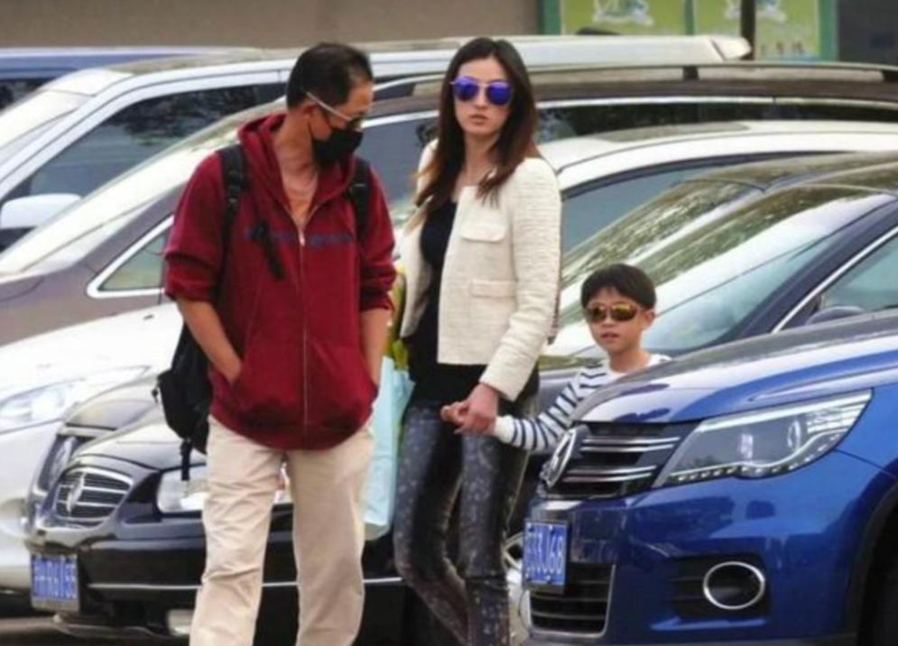 56-year-old Wang Zhiwen's family travels: old-fashioned, and his wife ...