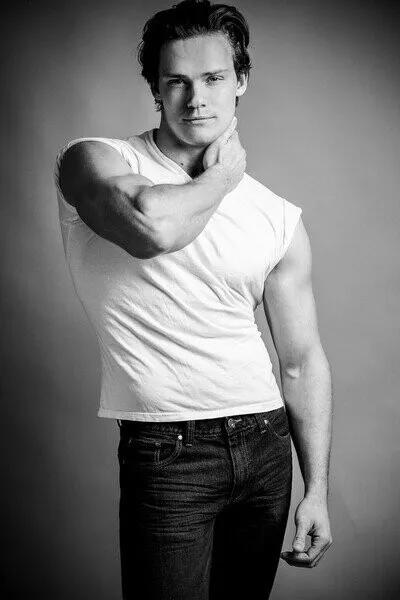 Canadian Bodybuilder Fitness Instructor Model Ben Todd - iNEWS