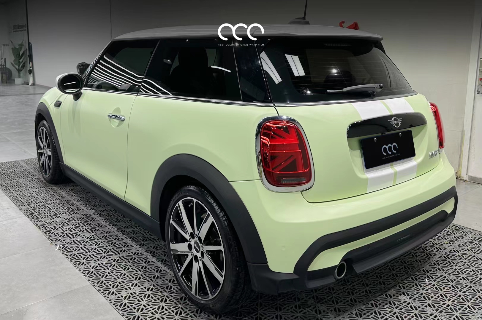 BMW MINI COOPER diffuse color film light mustard green, a combination ...