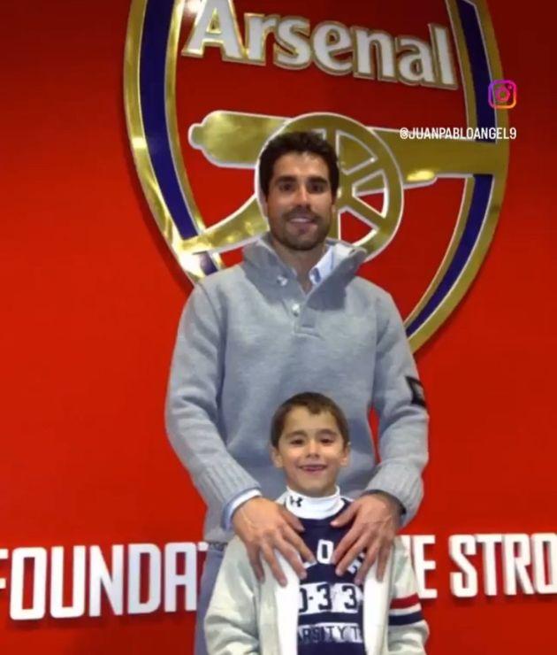 The 20-year-old South American striker shows his favor to Arsenal ...