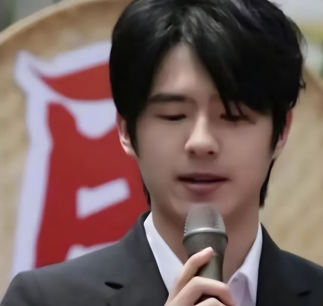 The dating scandal has only been less than a year, Zhou Dongyu has not changed much, but Liu ...