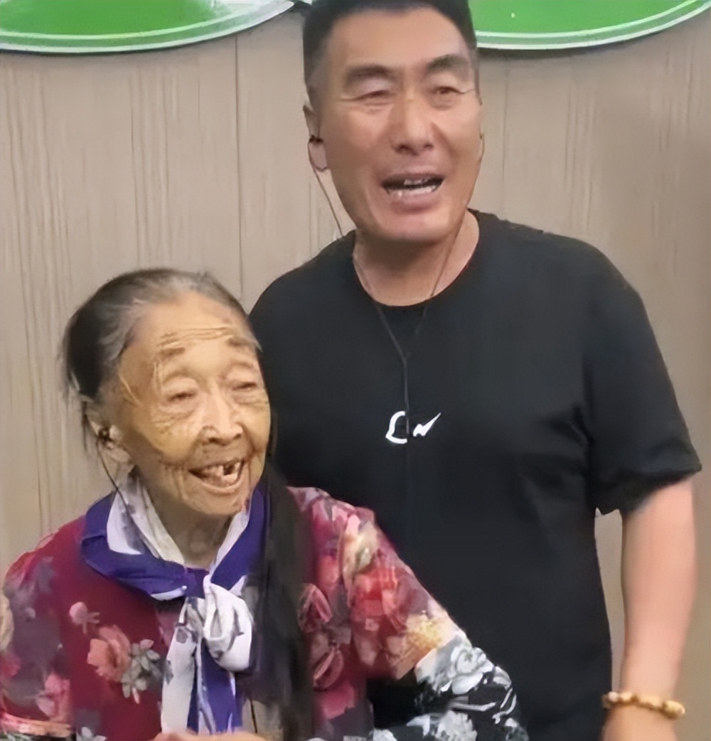 Don't even pretend? Li Yucheng took Ma Yuqin to play in the mountains ...