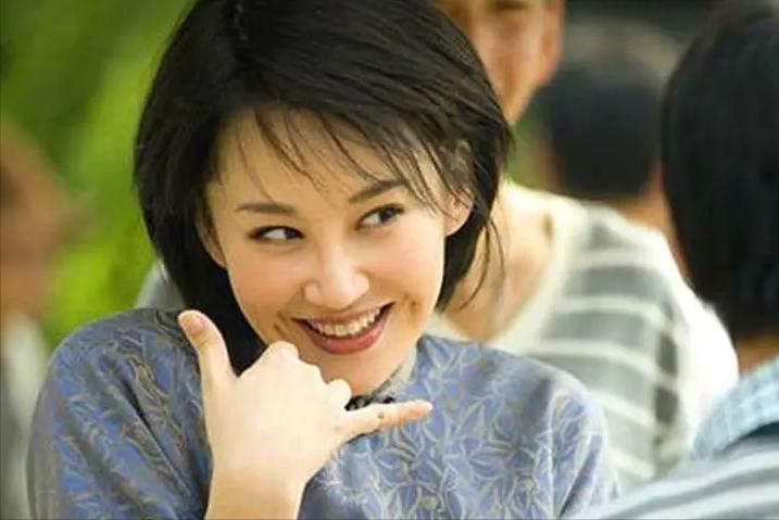 "Flirty, young and old take all", 54-year-old Xu Qing, the older she gets, the hotter she gets ...