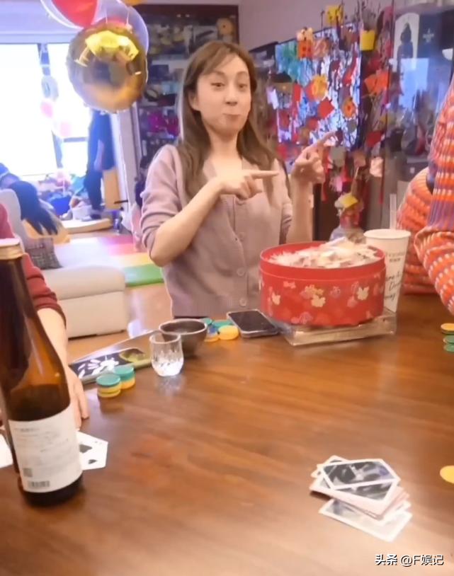 Gong Jiaxin suspects a new relationship and goes to Chen Kailin's house ...