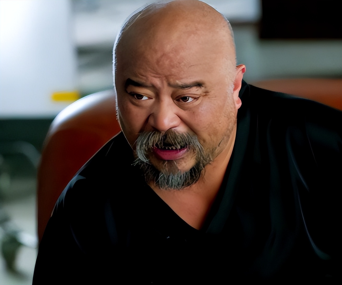 Li Qi, an actor who does not listen to the doctor's dissuasion, ignores ...