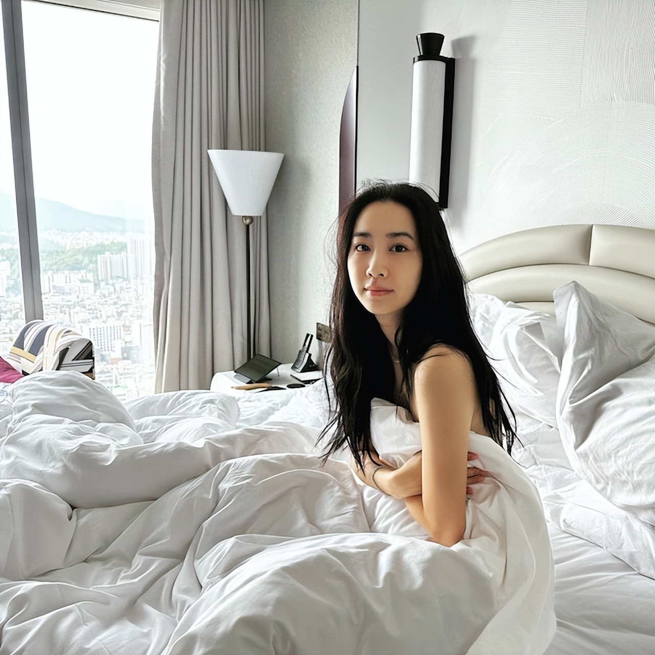 Wu Yufei posted her latest photos - first love can also be very happy ...
