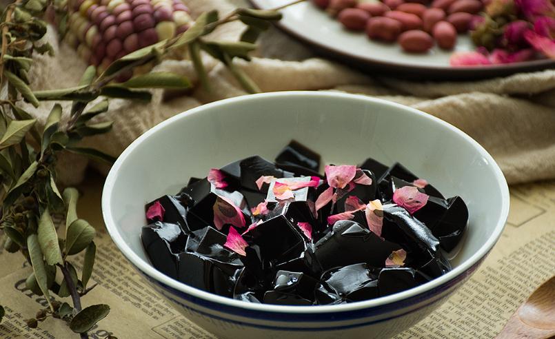 Chinese Dessert - Simple Method of Guiling Jelly - iMedia