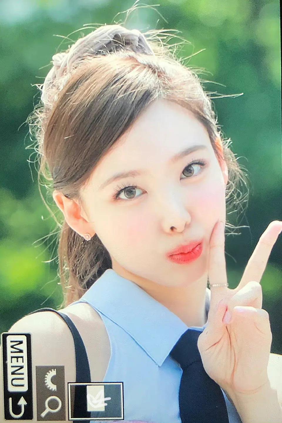 Twice Lin Nalian wallpaper sharing: cute and energetic, come and ...