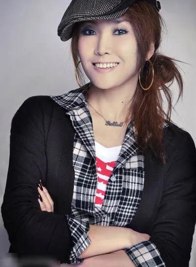 singer Wang Rong - iNEWS