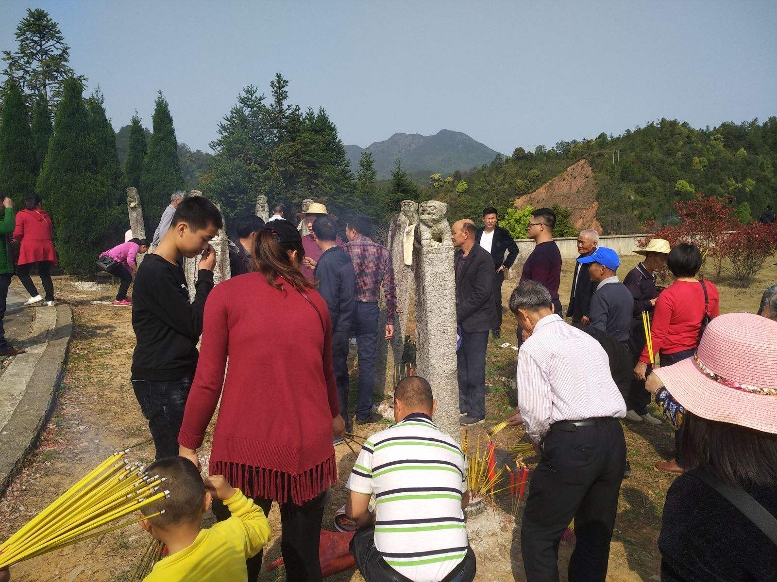 As the saying goes, "bring these three people to the grave, the ...