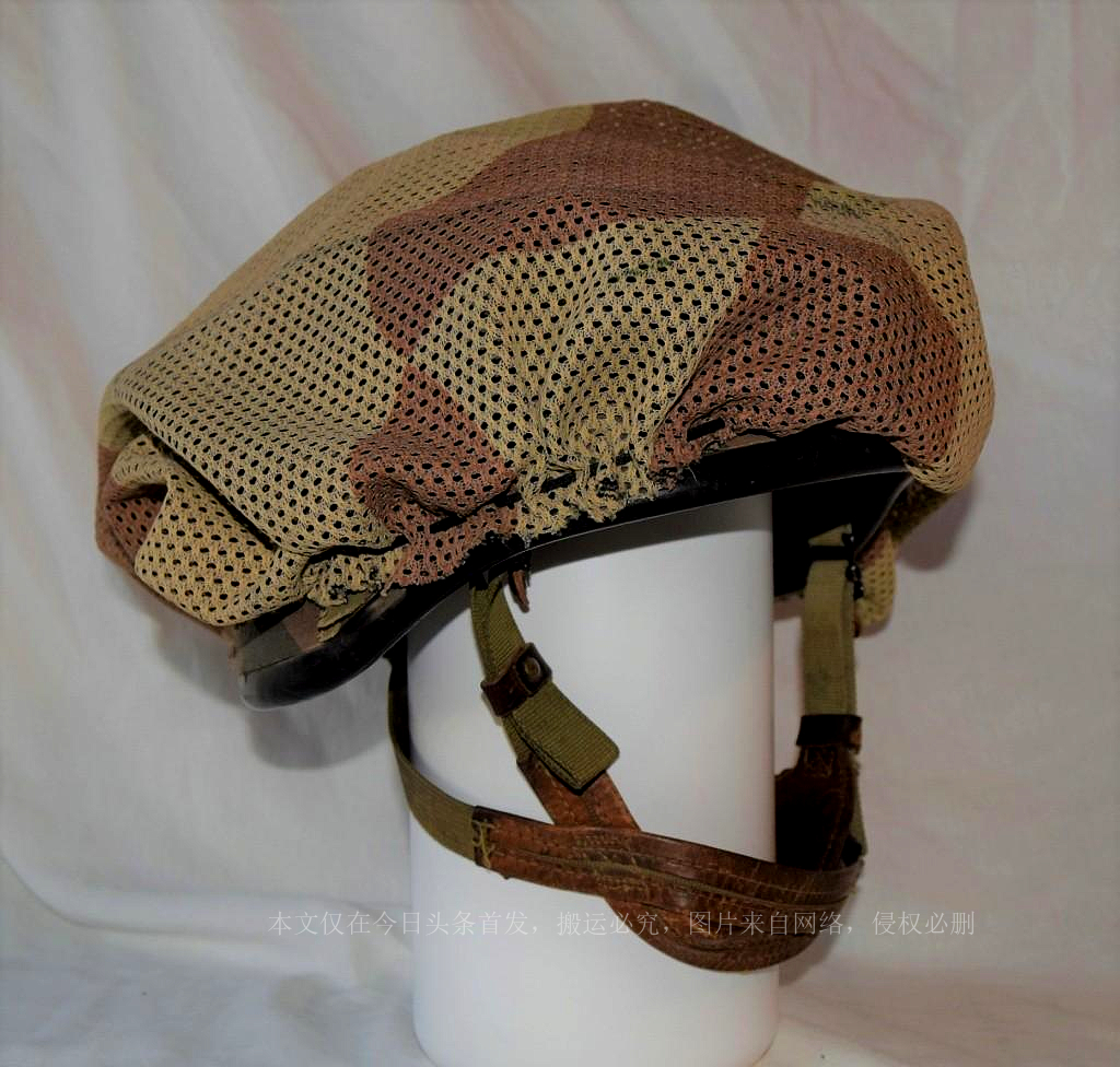 What kind of equipment do Israeli soldiers wear big hats? - iMedia