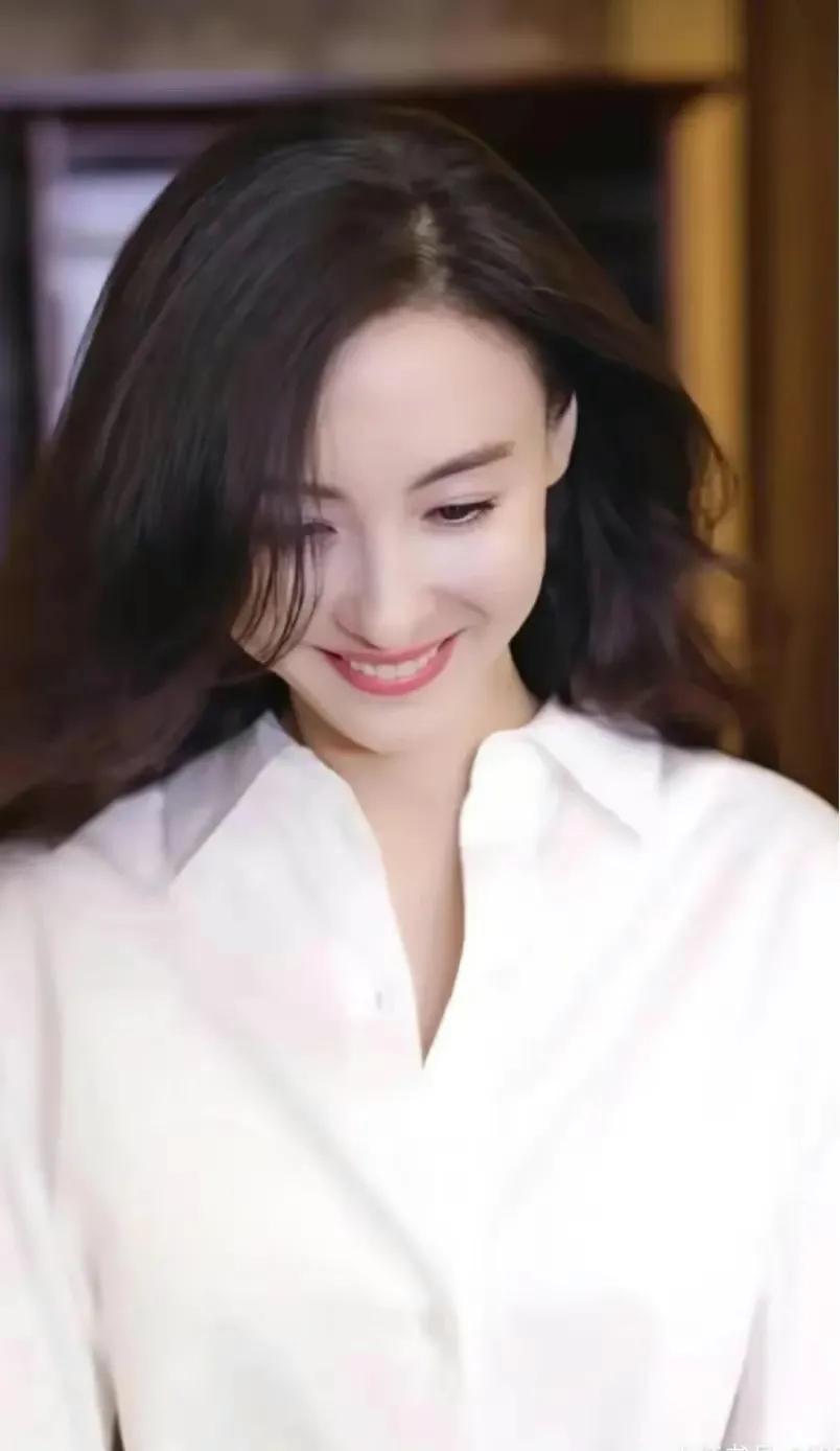 Mature and charming Zeng Li and Cecilia Cheung - iNEWS