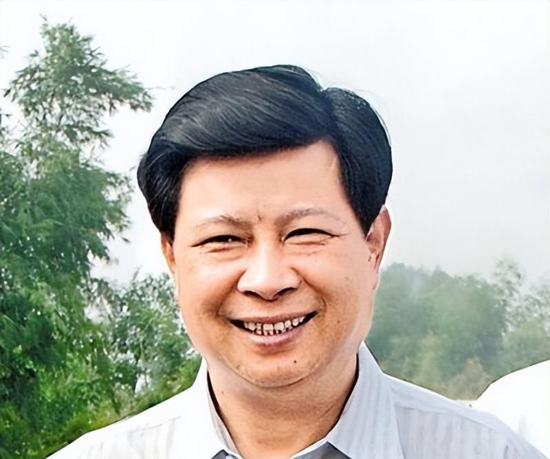 Luo Yinguo, a "lecherous and corrupt official", "supported" more than ...