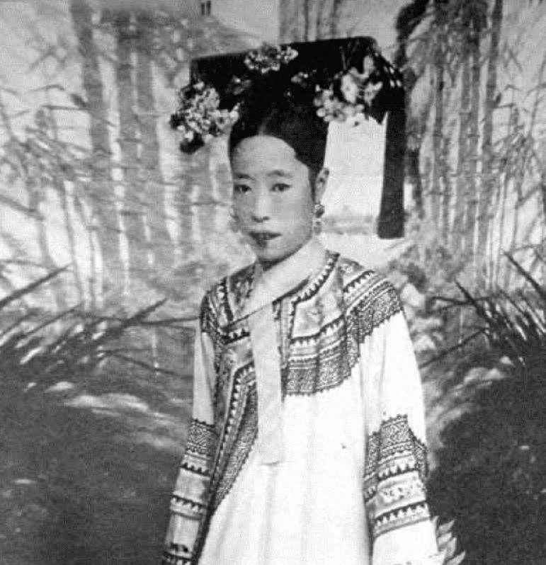 In 1966, the tomb of the great eunuch Li Lianying was dug up, and everyone was shocked when they ...