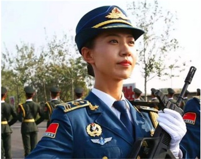 Cheng Cheng, captain of the honor guard: 6 hours of military posture, 8 ...