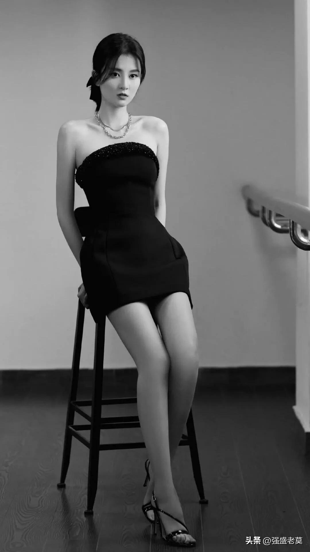 Qiao Xin stunning photo - iNEWS