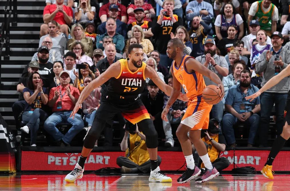 What is 17 points behind?The Suns blasted a 37-13 offensive wave in the ...
