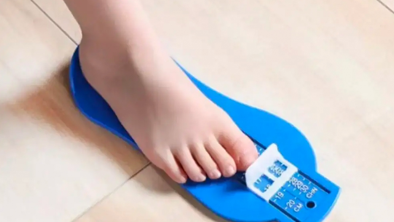 Big feet mean that you will be taller in the future?Doctor: To grow ...