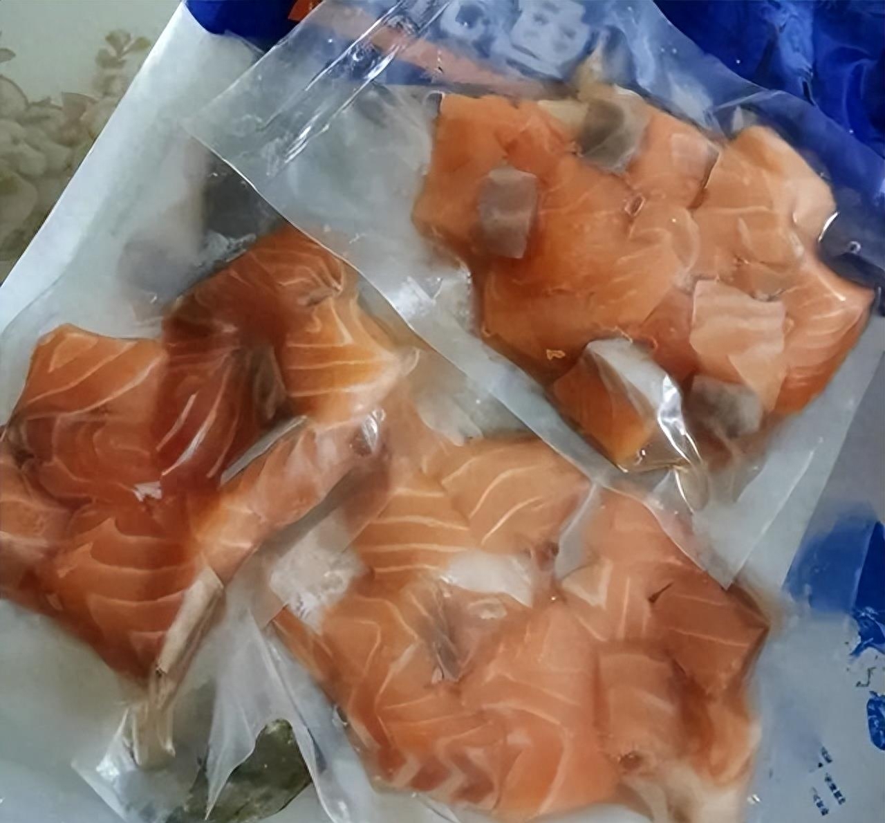 In the early morning of the 8th, vicious Norwegian salmon imported from ...