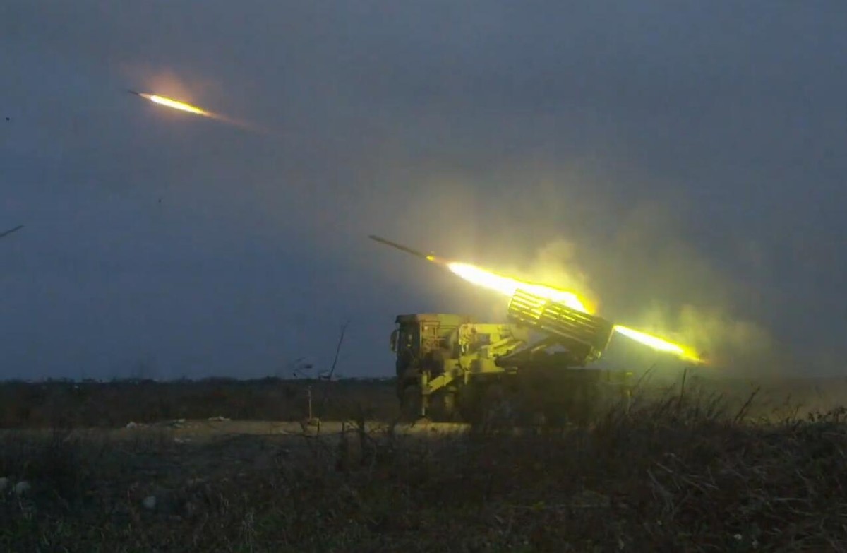 UAVs dropped cluster bombs and destroyed Russian tank groups - iMedia