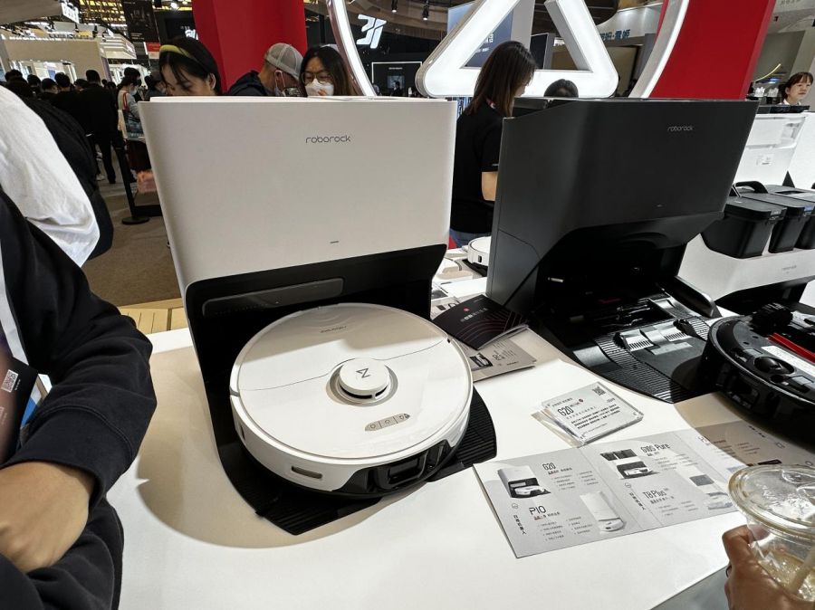 Stone appeared at AWE with G20 sweeping and mopping robot, H1 molecular ...