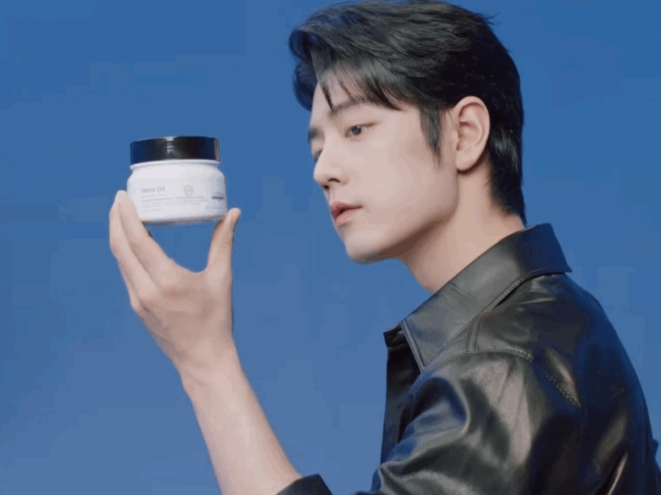 Xiao Zhan's fashion expressiveness is really strong, the black and ...