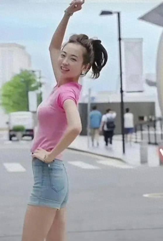 Xu Jiayin's song and dance troupe: They all have high hips and thin ...