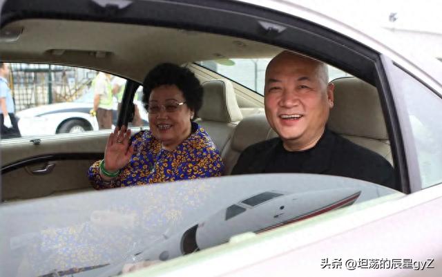 Chi Chongrui: Before lights out on the wedding night, my wife asked ...