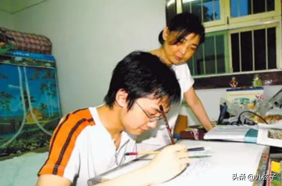 17 years ago, Liu Ting went to school with his mother and moved China ...
