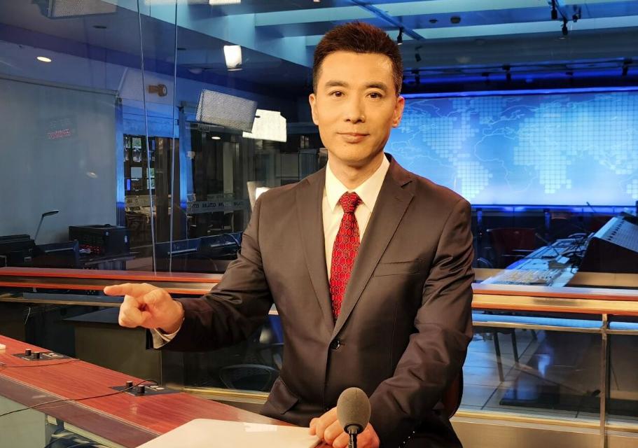 CCTV anchor readjusts - iMedia