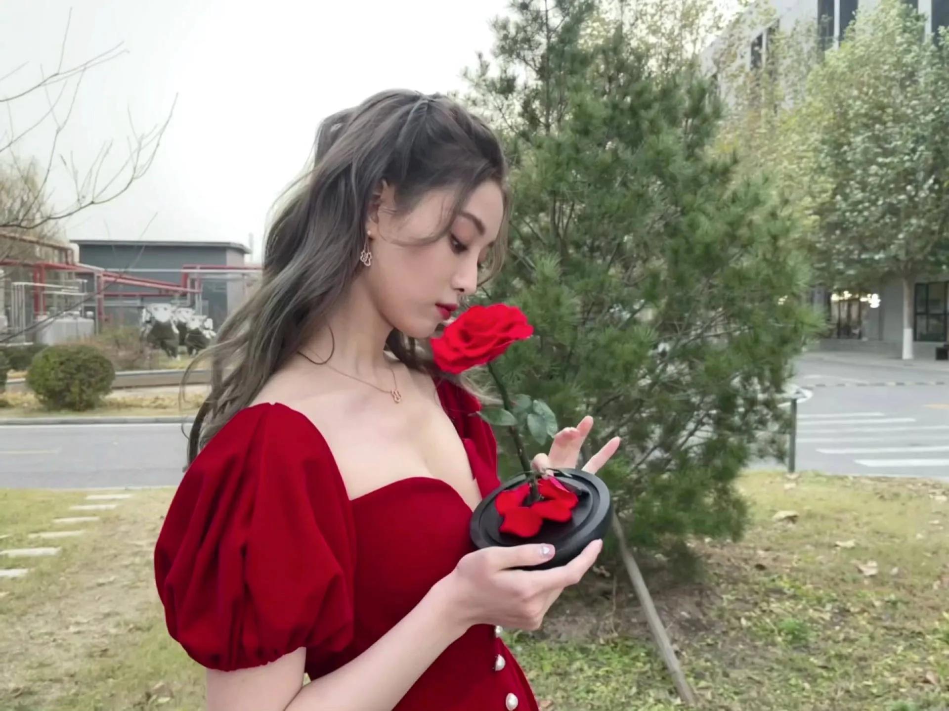 Fugitive Princess Xu Yiyang - iNEWS