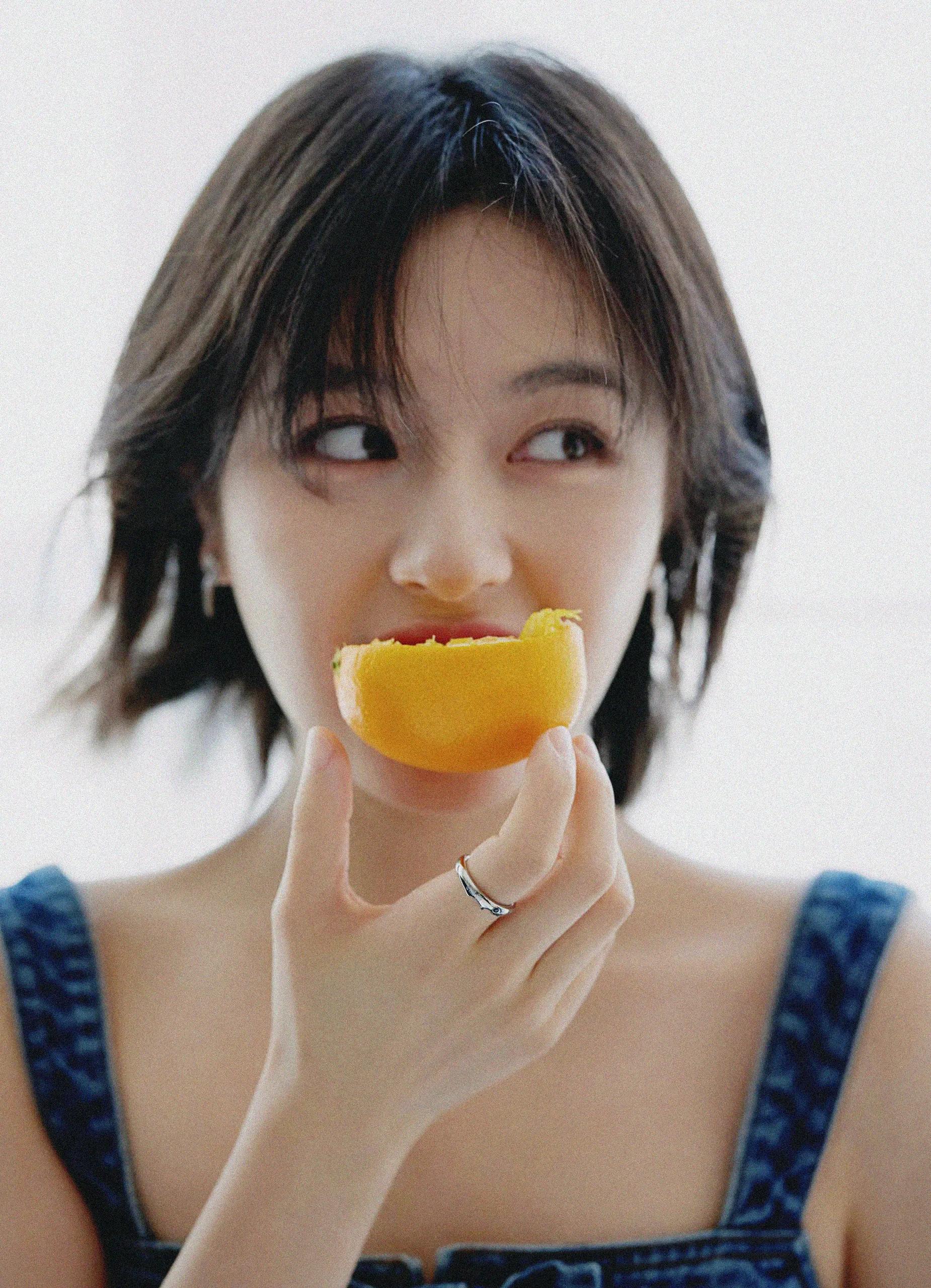 Meitu collection | Li Randi photo | Li Randi wears a waistless skirt ...