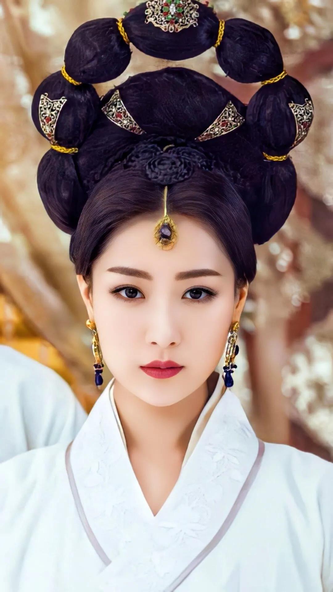 Bai Bing is so beautiful, more recognizable characters would be more ...