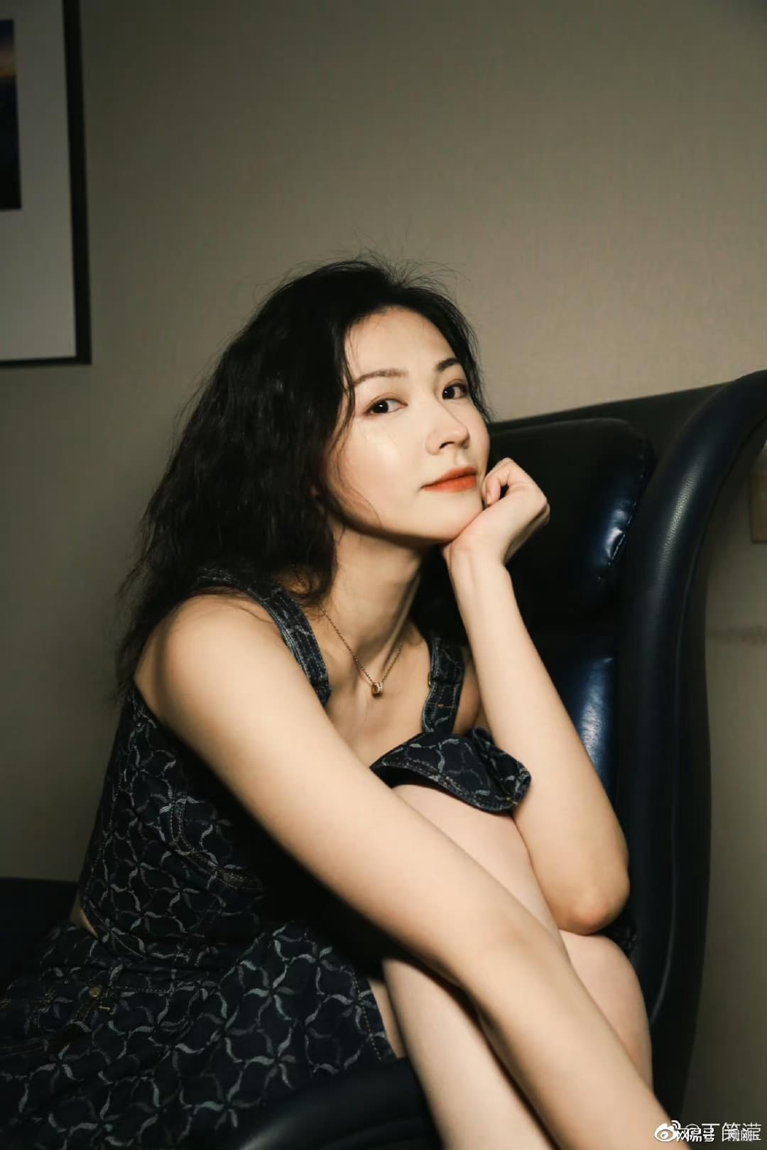 Blue Bird Ding Xiaoying - iNEWS