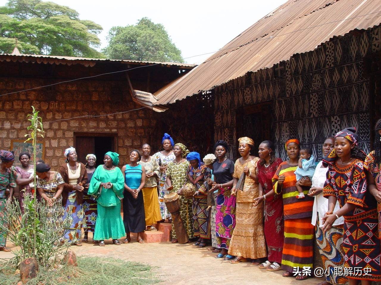 In Cameroon under polygamy, tribal chiefs marry more than 100 wives ...