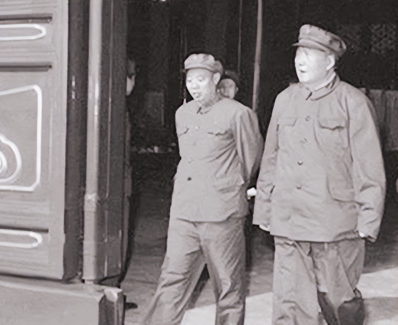 Mao Zedong made a prophecy before his death: Wang Dongxing can deal with Jiang Qing - iNEWS